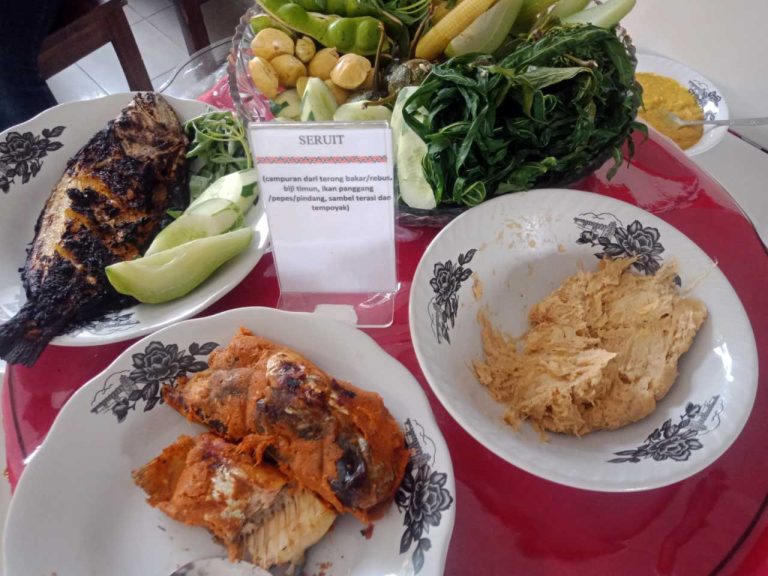 Makanan Khas Lampung di Cikwo Prasmanan, Gurih dan Murah!