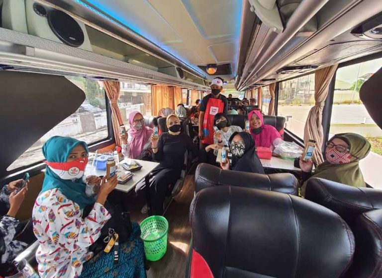 Cafe Bus 'NgobusGeh', Ngopi Sambil Keliling Kota Bandar Lampung