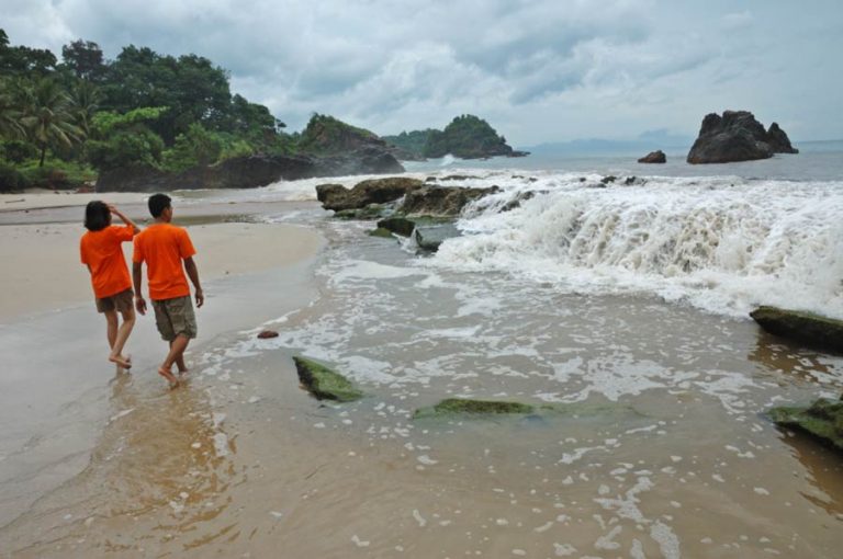 Pesona Pantai Marina Lampung Selatan